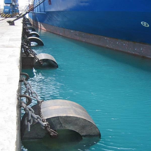 Why Do Ports Use Cylindrical Fenders for Ship Docking?